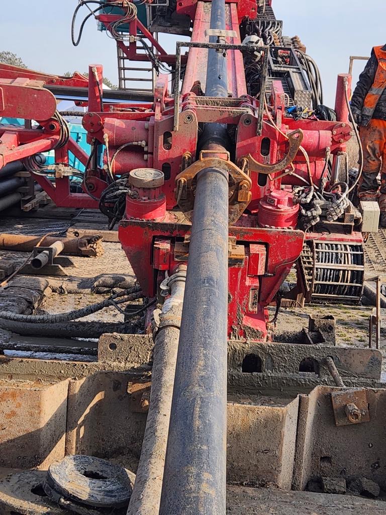 Rigs on the move..... - RGR